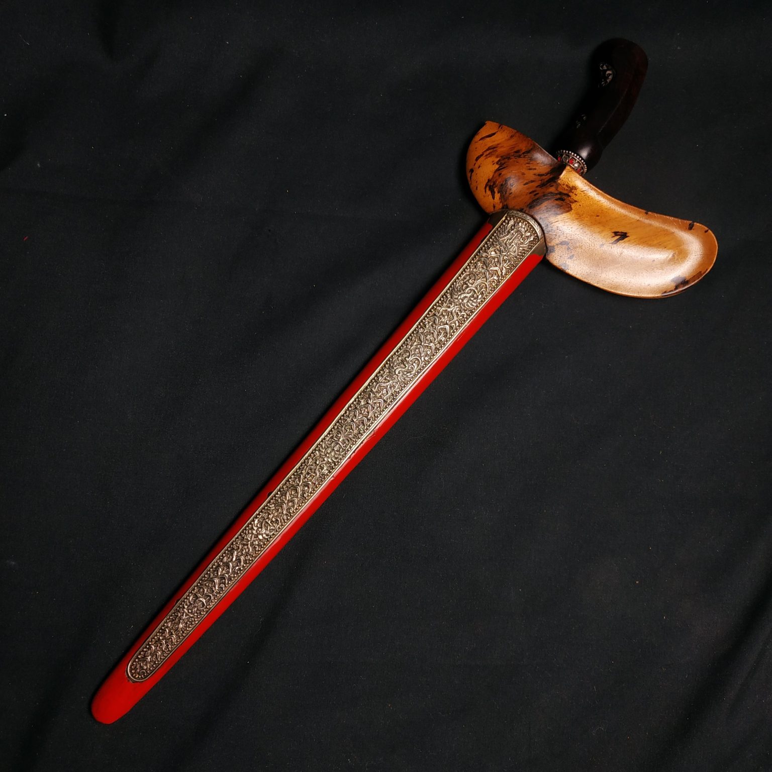 Keris: Senjata Tradisional Nusantara yang Penuh Makna dan Kebudayaan