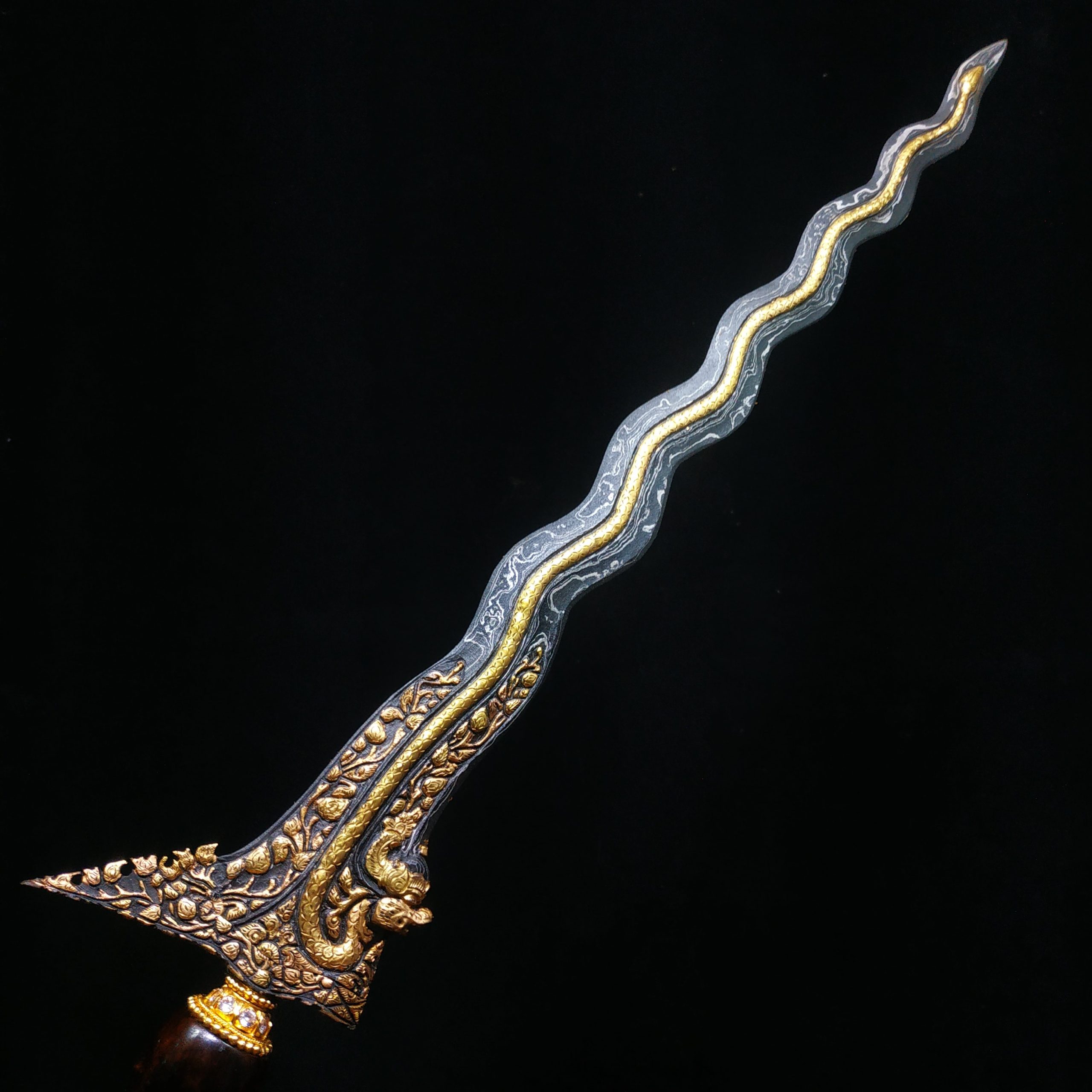 Keris Nogo Rojo Luk 13 Kinatah Kamarogan - Pusaka Keris