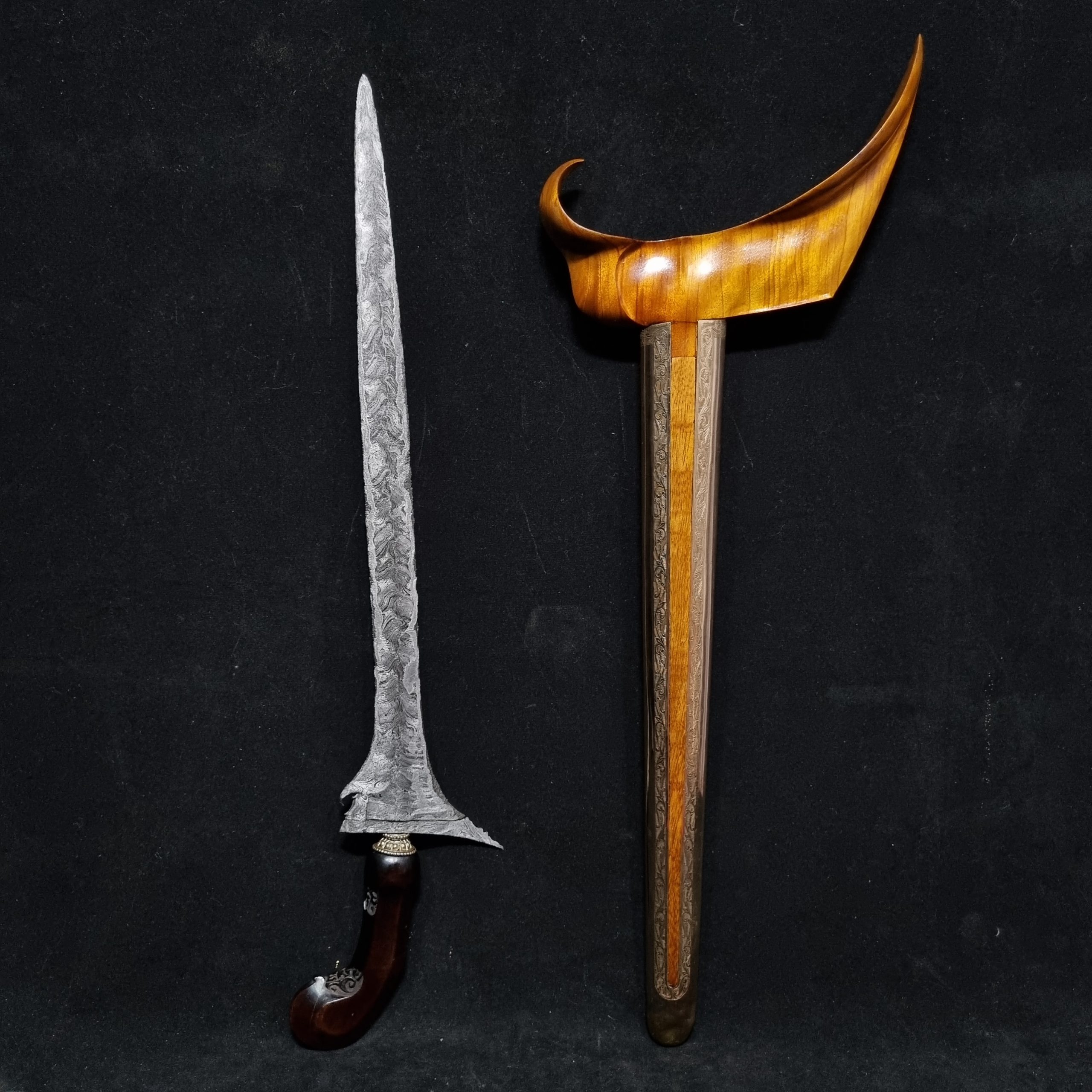 Keris Tumenggung Pamor Ganggeng Kanyut Sepuh - Pusaka Keris