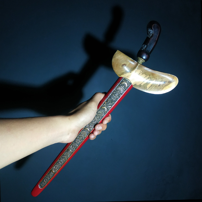 Kenapa Keris di Taruh di Belakang? - Pusaka Keris