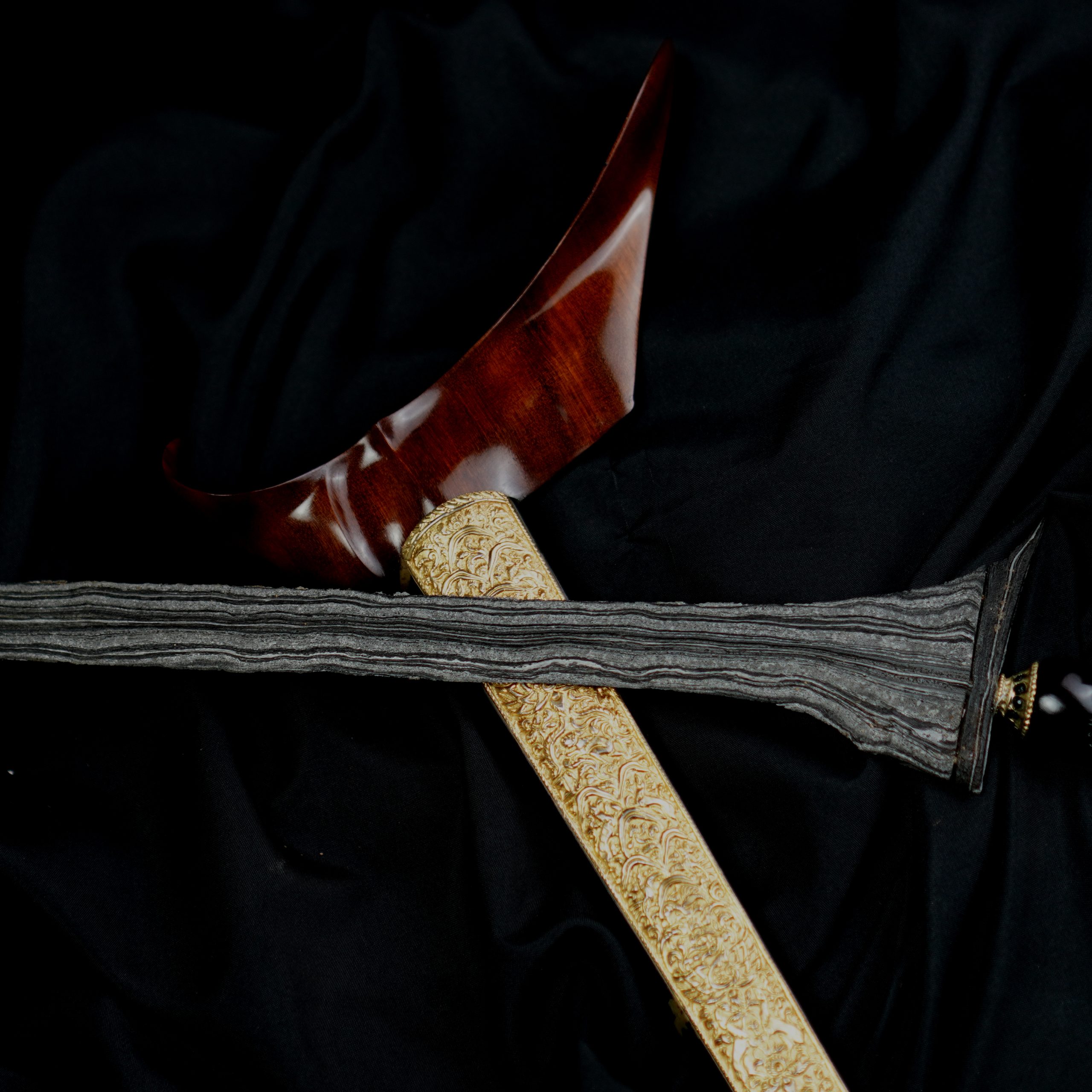 Keris untuk Pedagang: Simbol Keberuntungan dan Perlindungan - Pusaka Keris